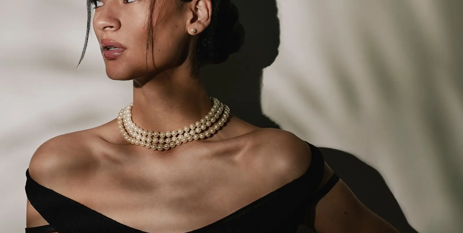 Motiwala Jewels | Shop luxury jewelry | Get Pure Gold at Best Price